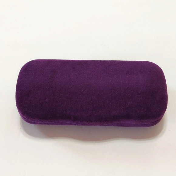 Gucci | Accessories | Gucci Velvet Sunglass Case Gucci Green Interior ...